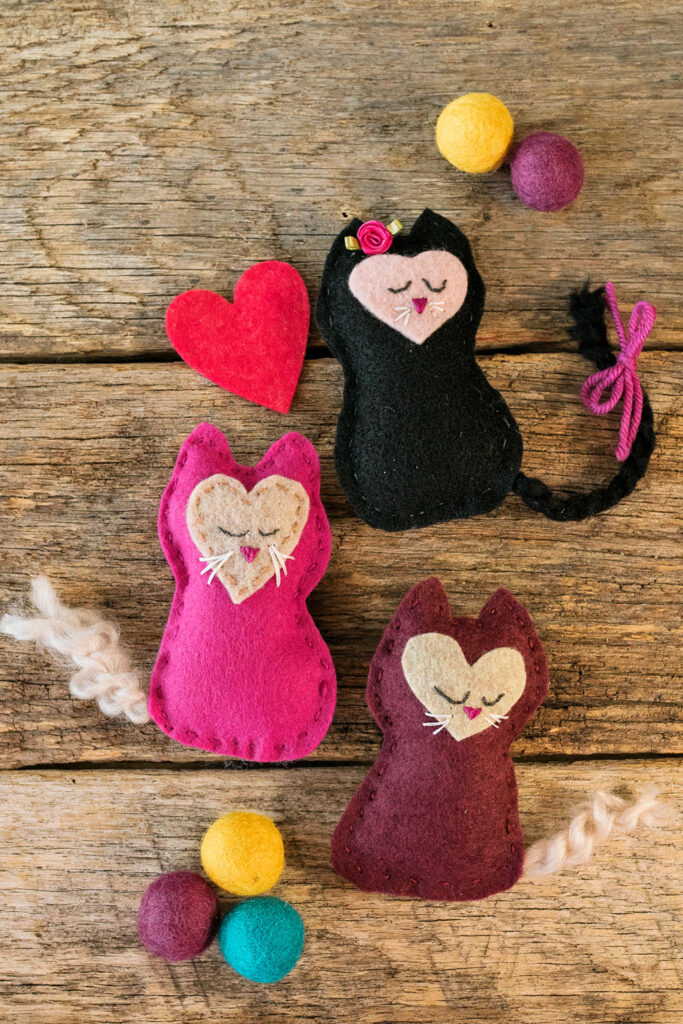Cat Sewing Pattern, an easy hand sewing project